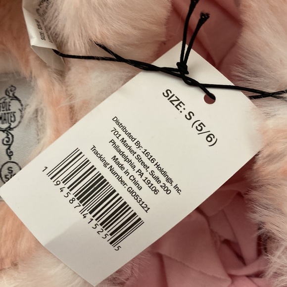 five below | Shoes | Pink Faux Fur Slippers | Poshmark